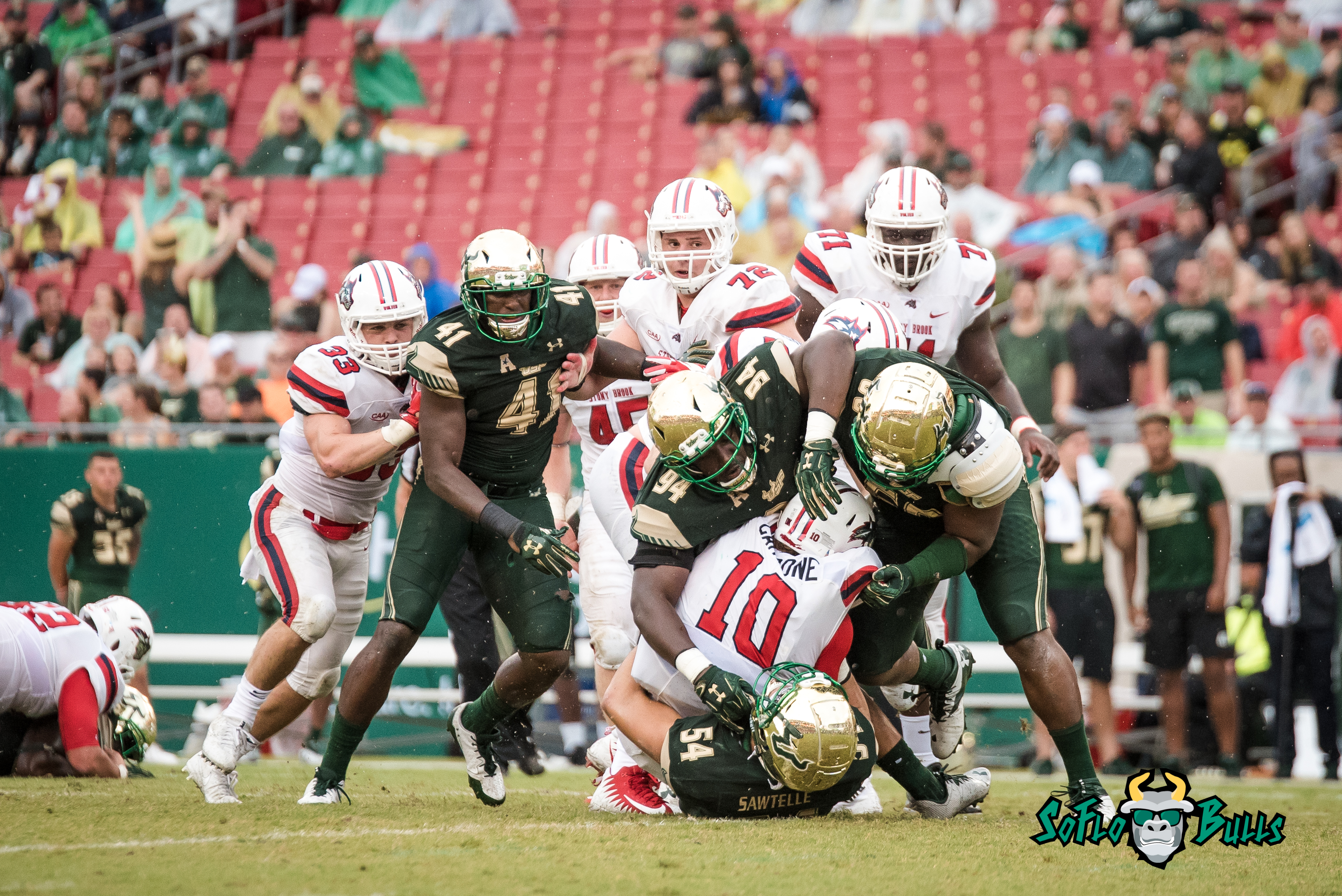 47 – Stony Brook vs. USF 2017 – USF DE Kirk Livingstone Nico Sawtelle ...